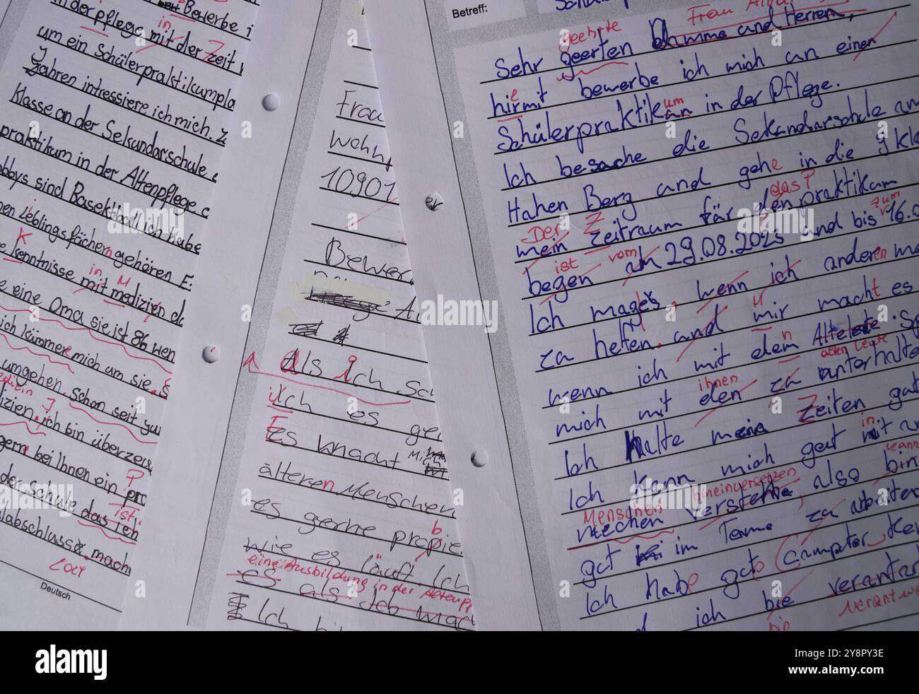 Symbol GER, 20241002, Symbolbild Korrigierte Klassenarbeit im ...