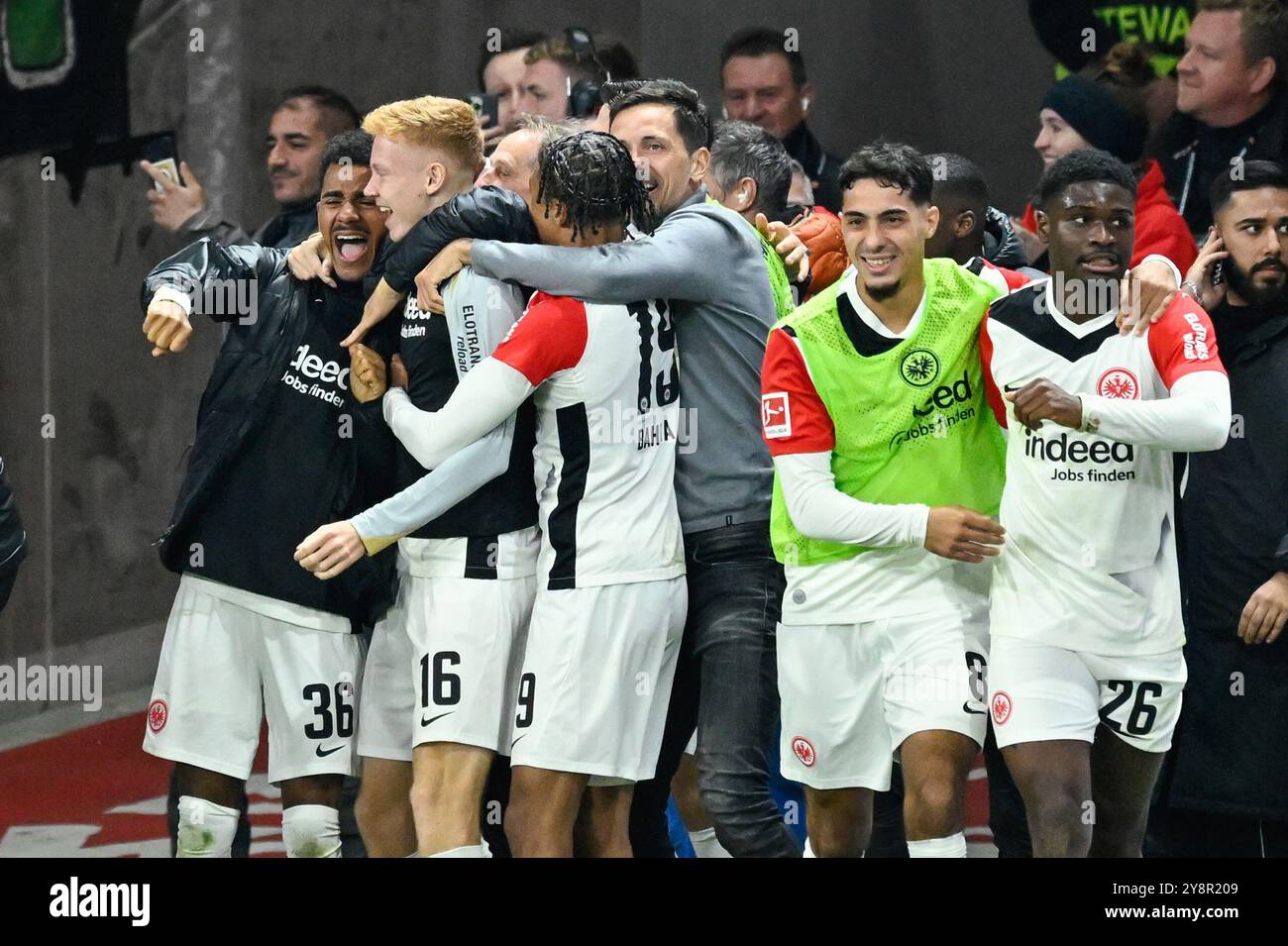 Hugo larsson celebrating hi-res stock photography and images - Alamy