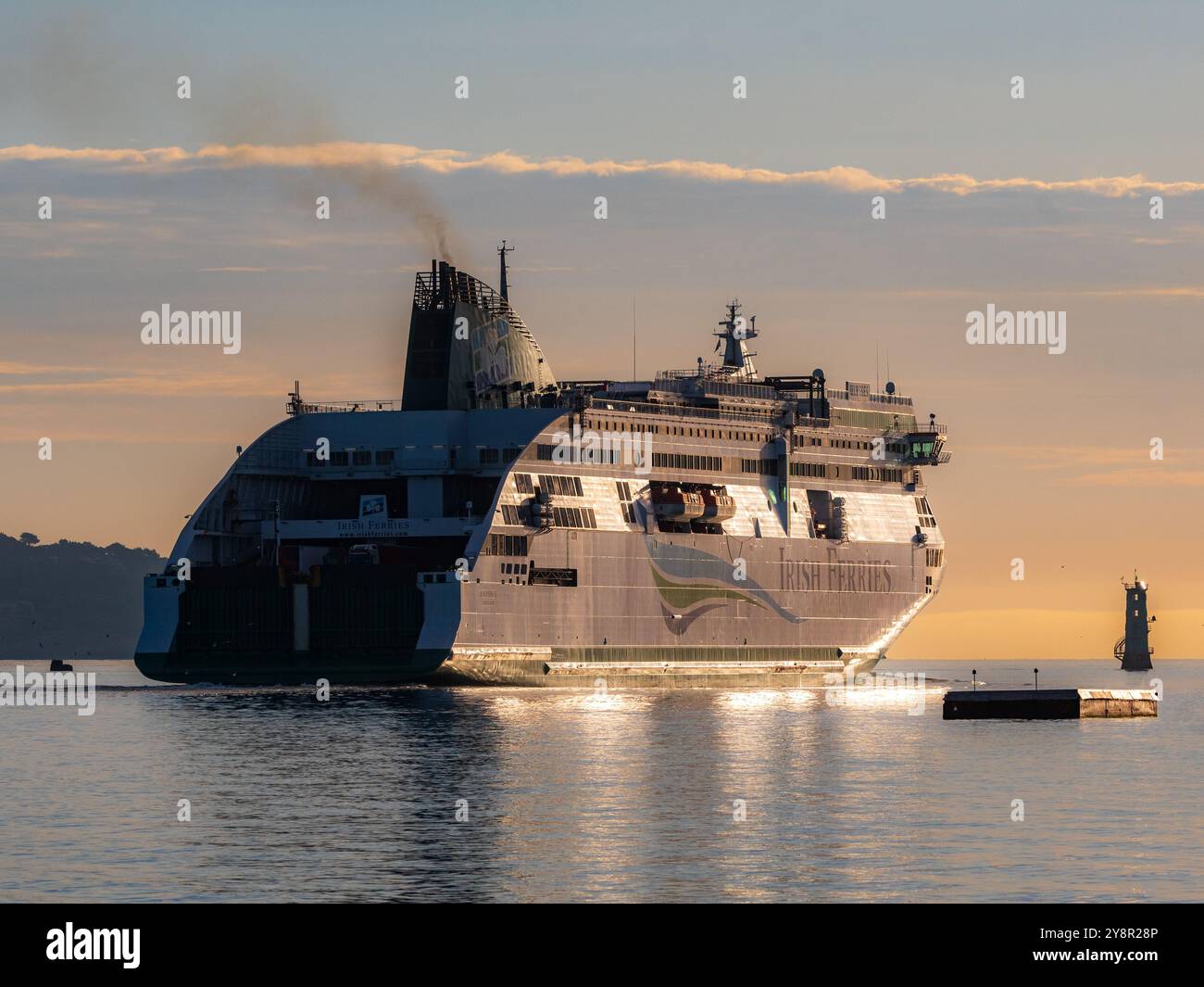 Departing irish ferry hi-res stock photography and images - Alamy