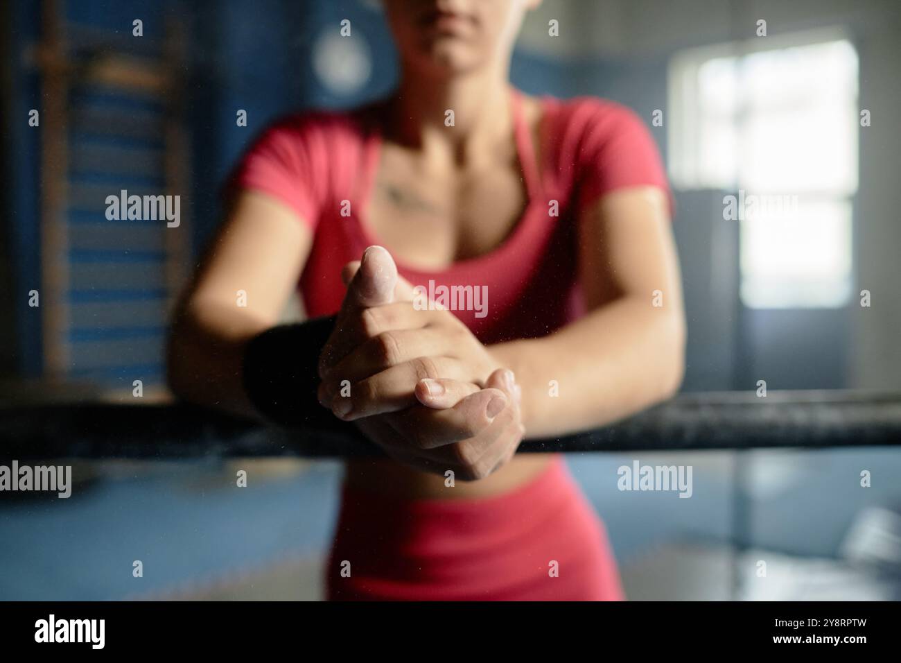 Woman clapping in bar floating hi-res stock photography and images - Alamy
