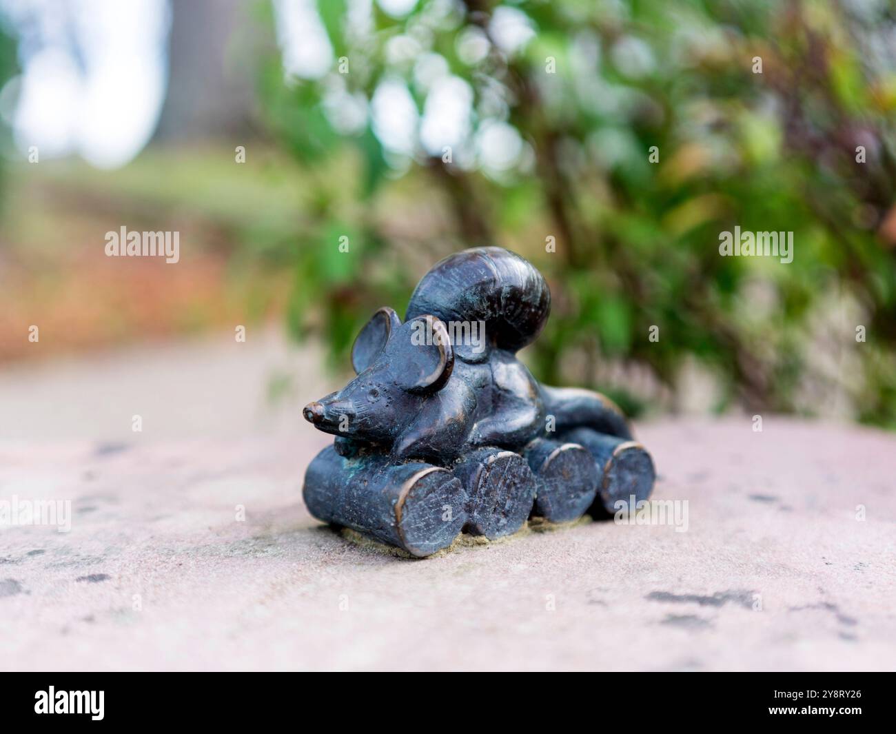 Bürgerbrunnen fountain by German sculptors Gernot and Barbara Rumpf ...