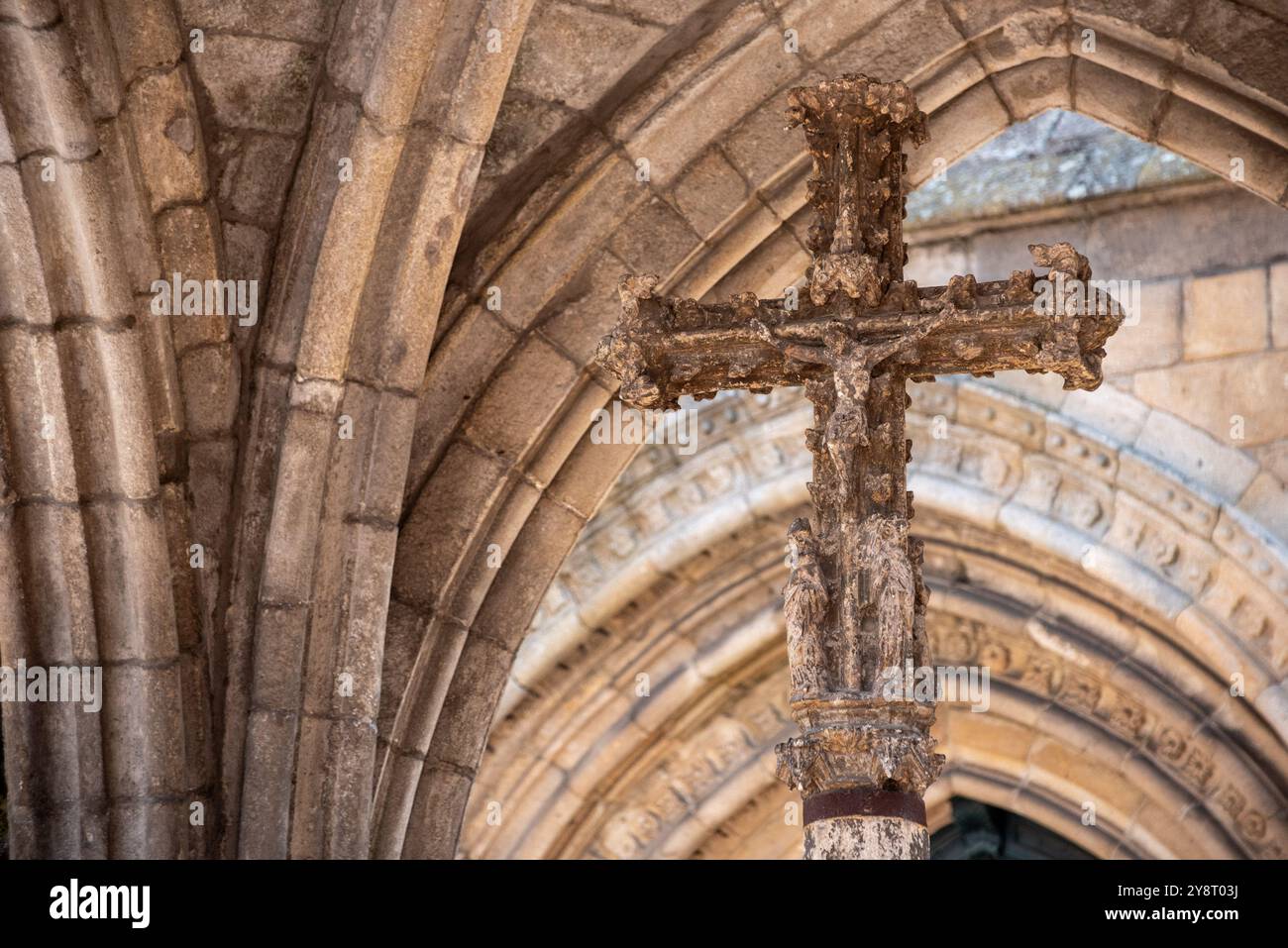 Old weathered medieval cross of the iconic Padrao Comemorativo da ...