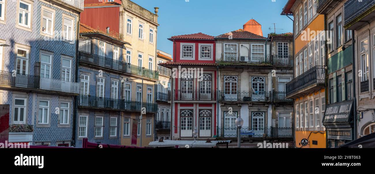 Traditional ceramic tiles at facades of residential houses in Porto ...