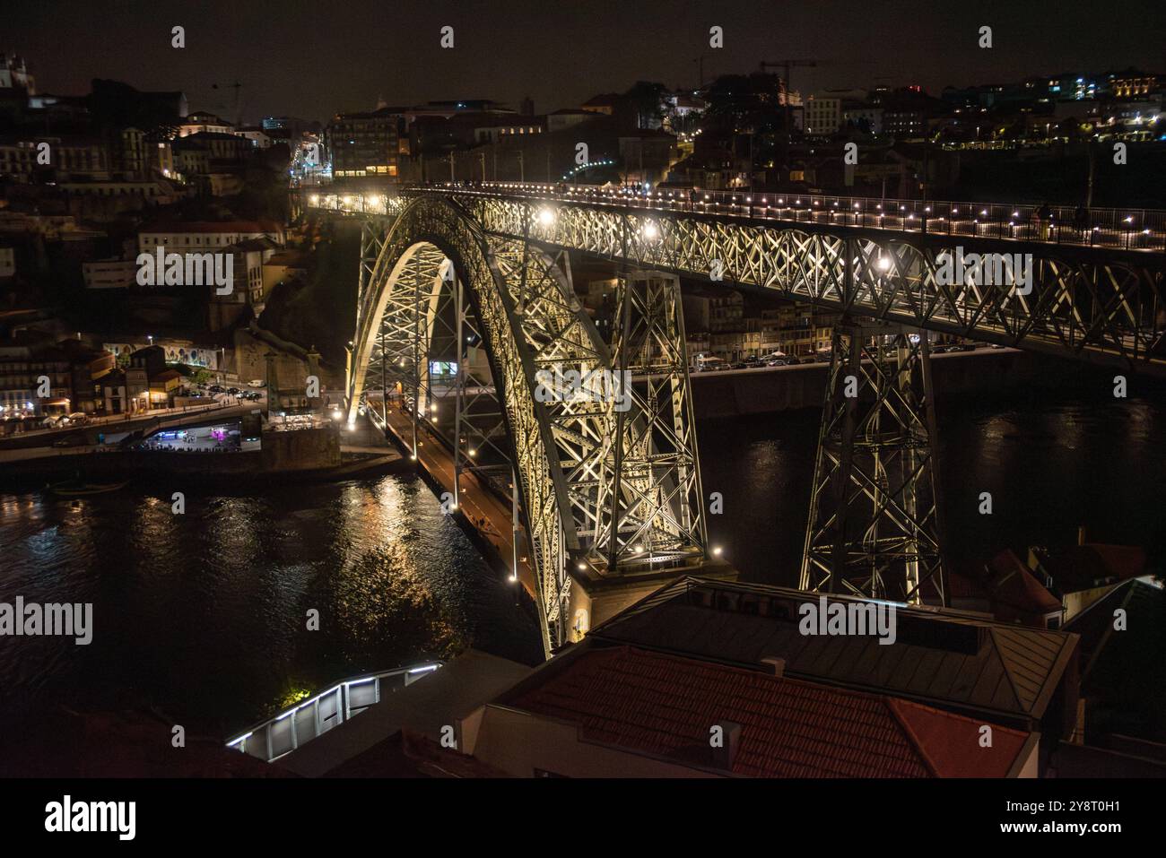 Scenic architecture of the iconic bridge dom luis in porto hi-res stock ...
