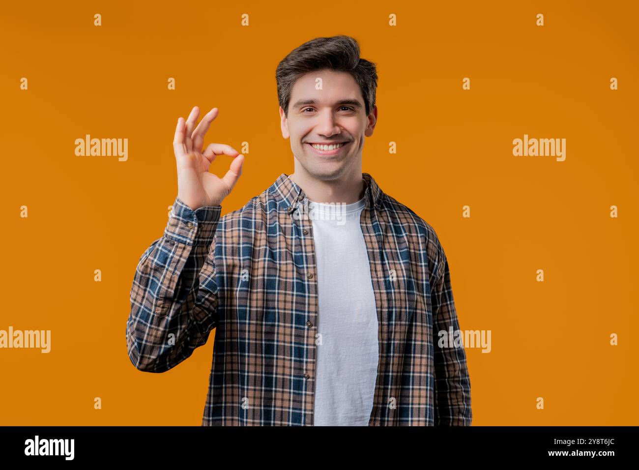 Positive man makes ok hand hi-res stock photography and images - Alamy