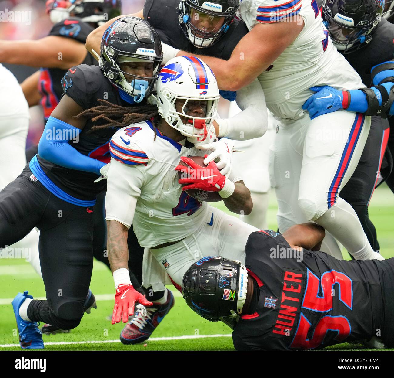 Houston, Tx, USA. 6th Oct, 2024. Bills running back James Cook (4) is ...
