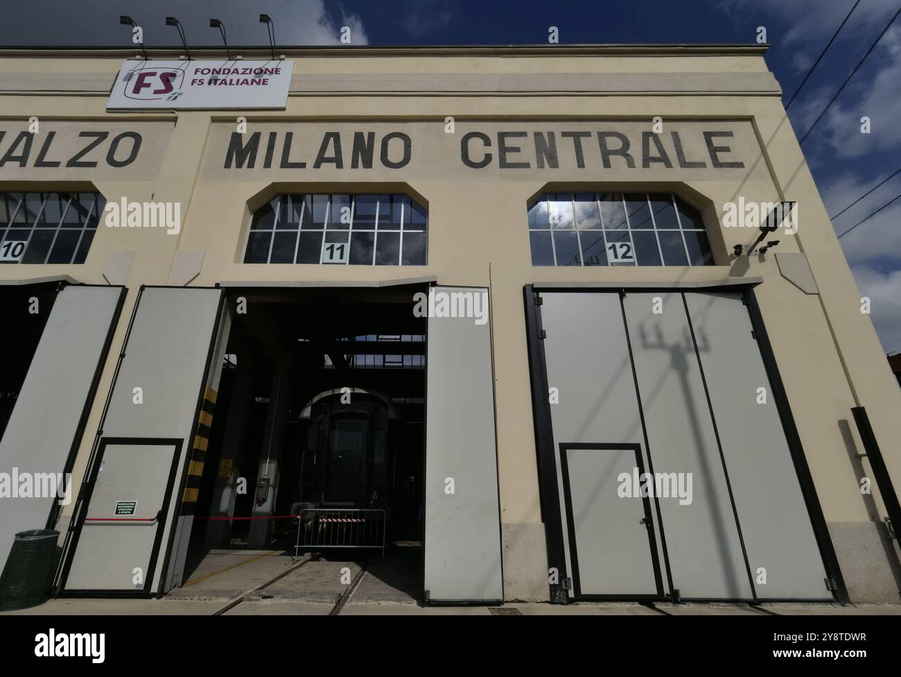 Historic locomotives, guided tours, steam trains, locomotives at the open day at the Officina ...