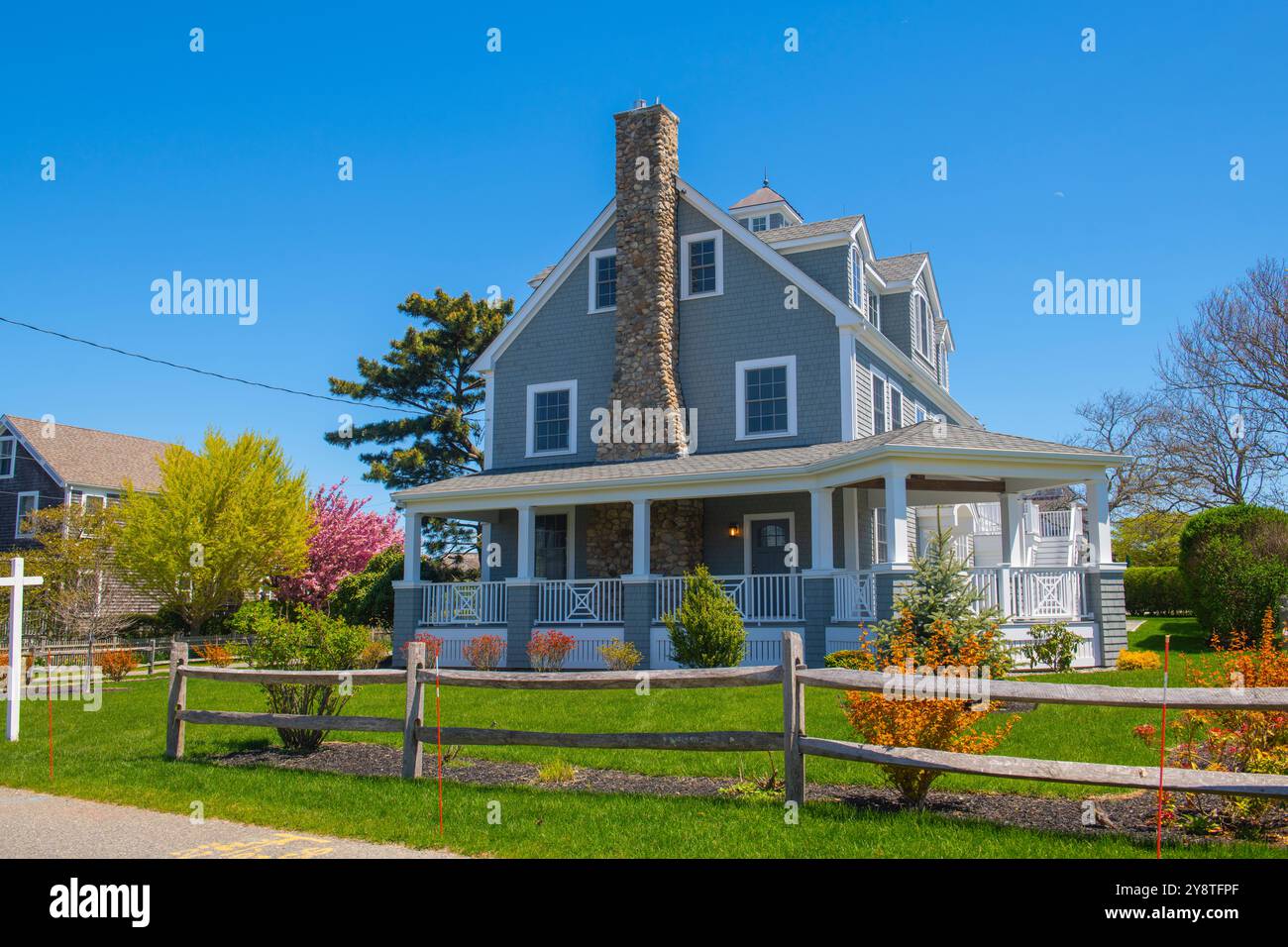 Historic waterfront residential house in First Cliff village in town of ...