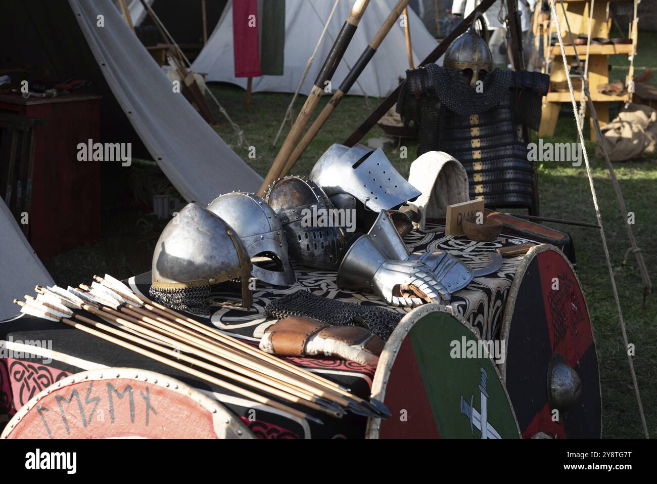 German medieval knight hi-res stock photography and images - Alamy