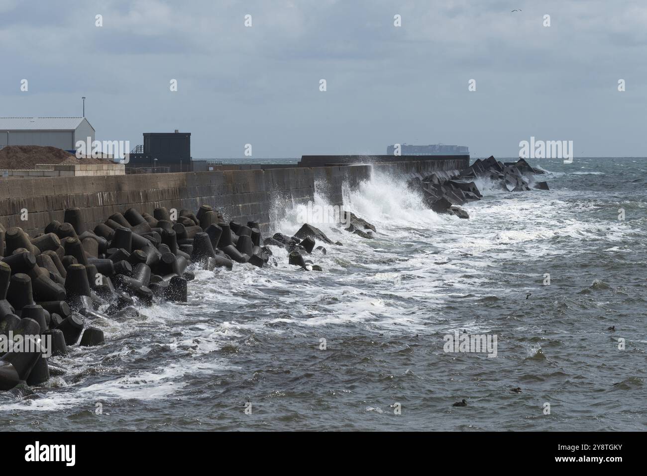 Waves breaking in front offshore hi-res stock photography and images ...