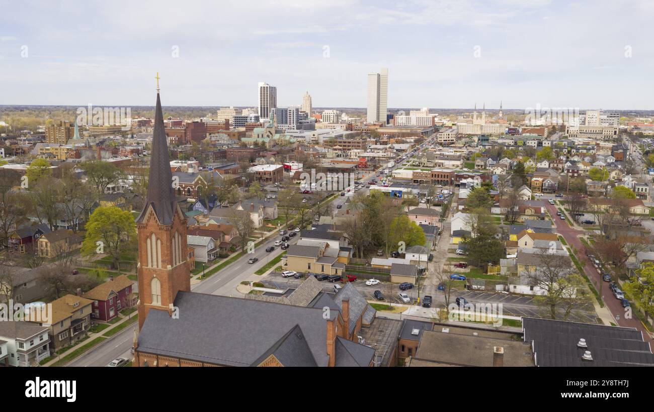 Flight over city center town hi-res stock photography and images - Alamy