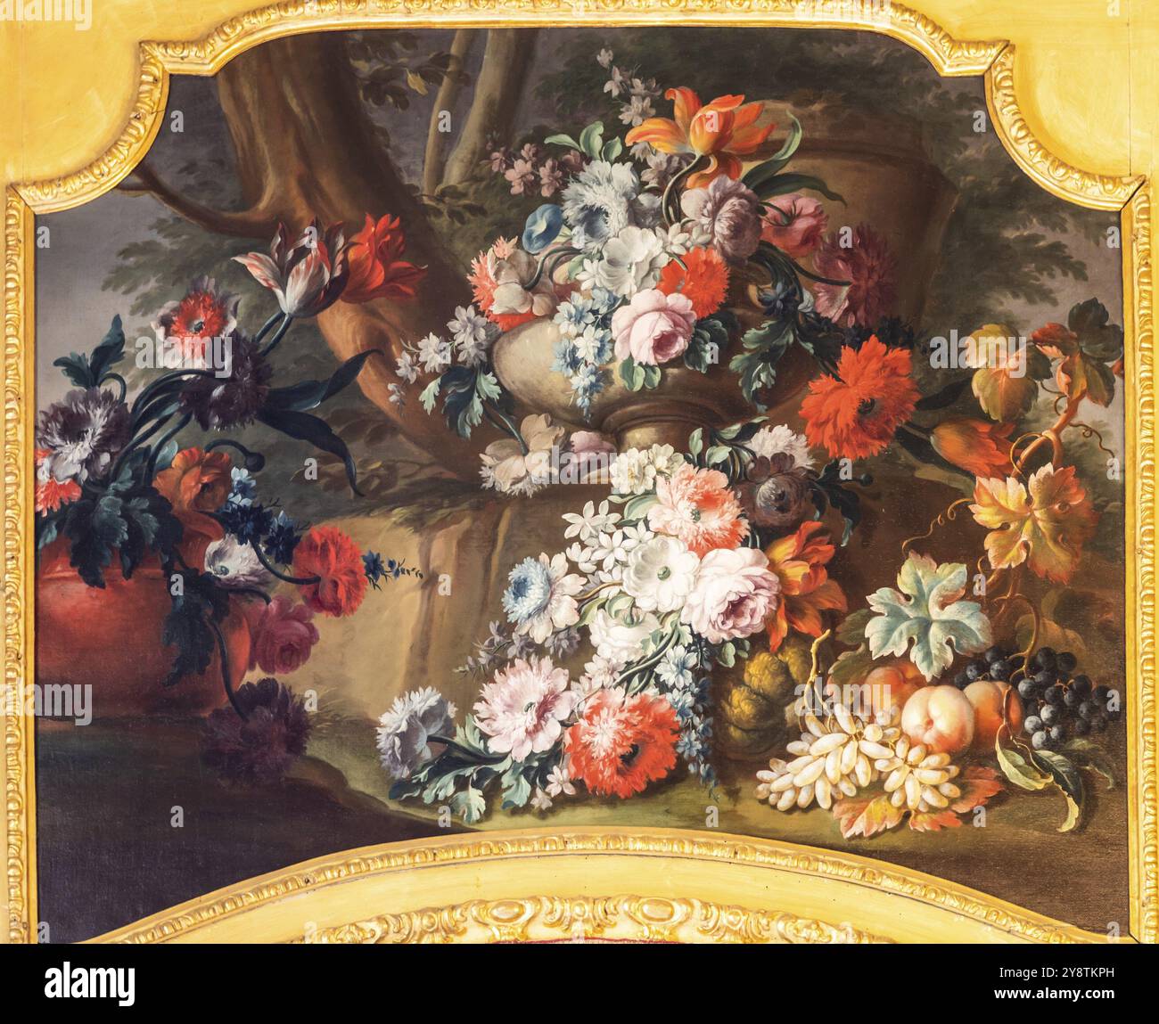 Vintage flower drawings hi-res stock photography and images - Alamy