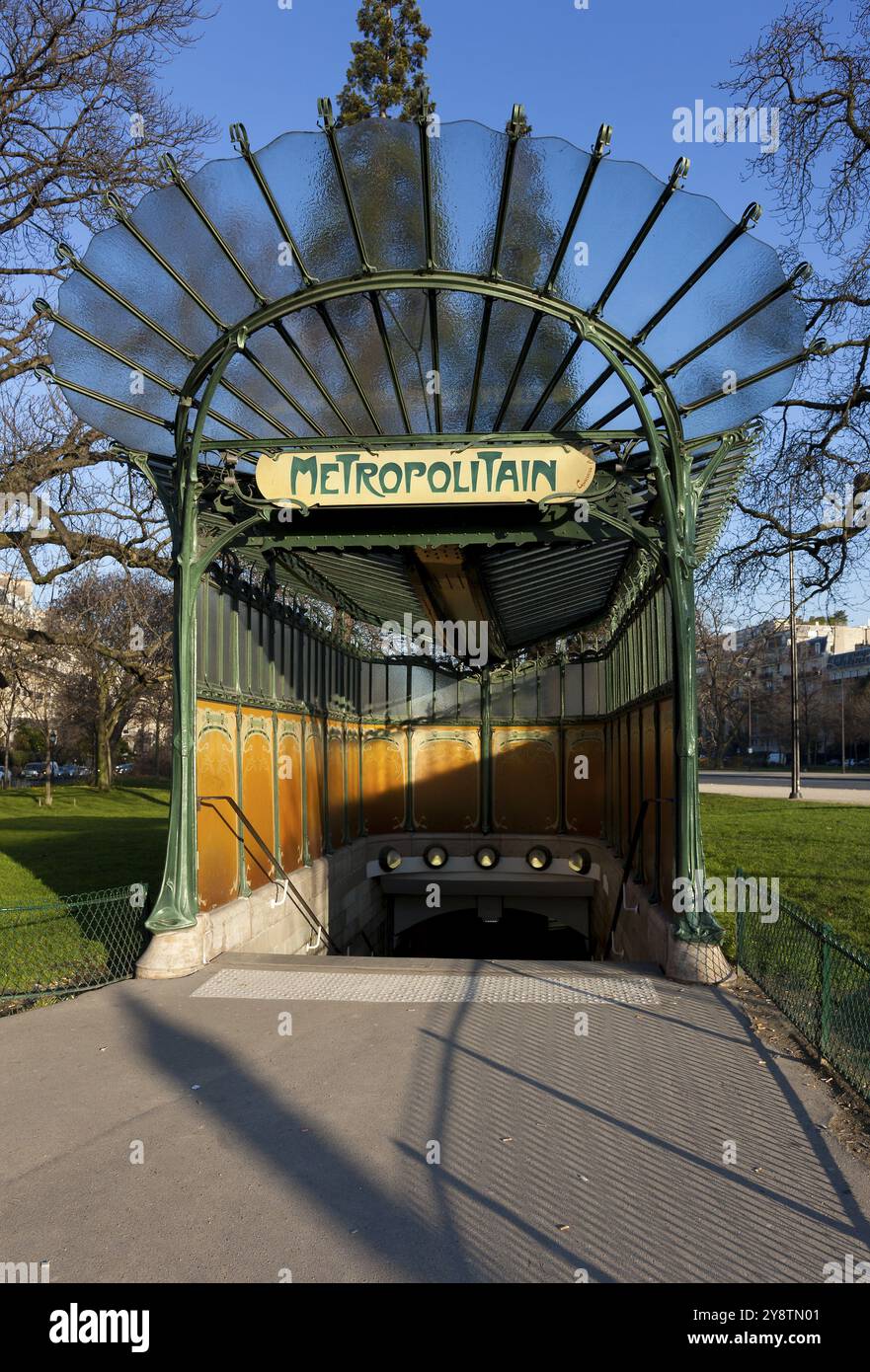 Subway france construction hi-res stock photography and images - Alamy