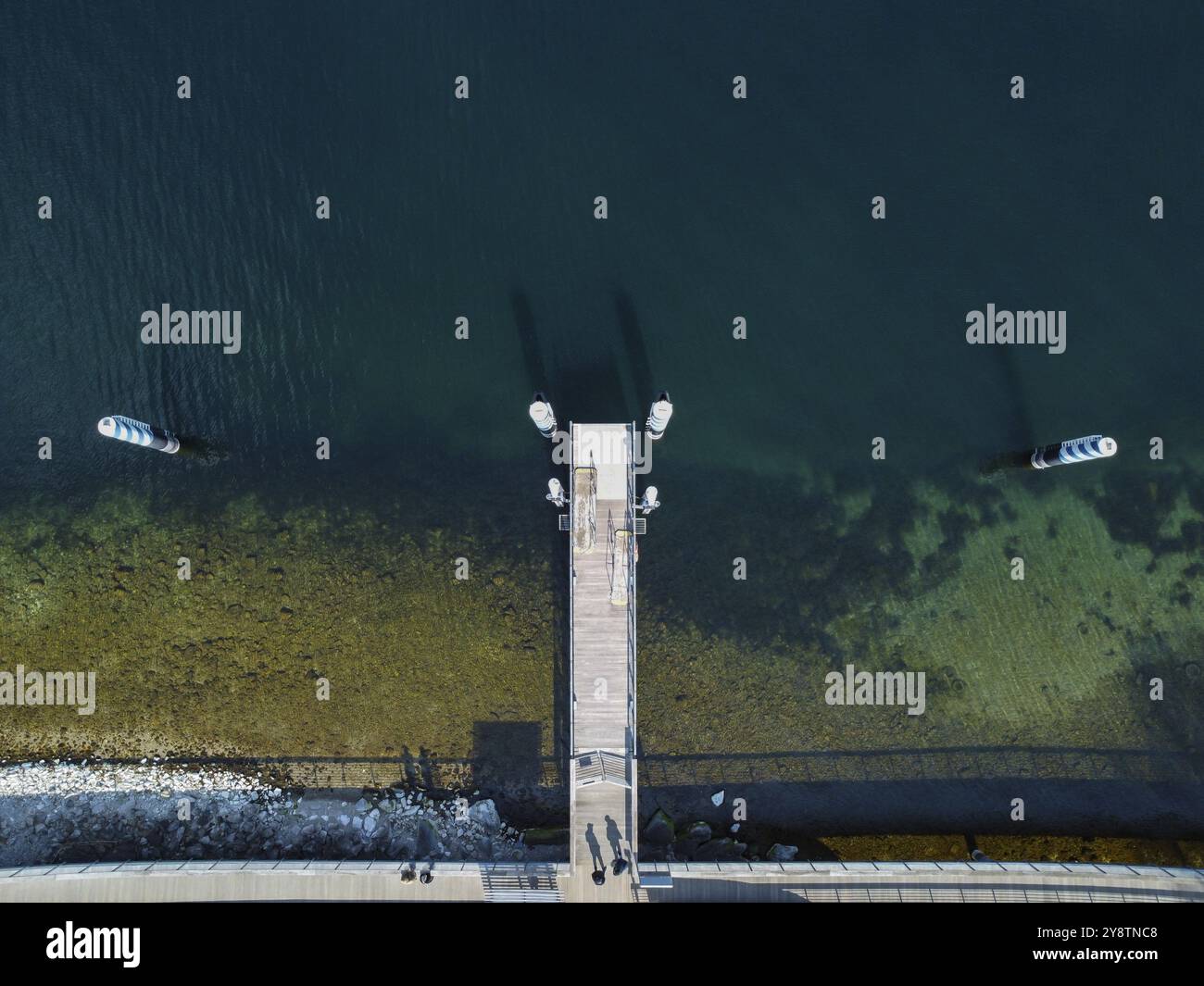 Lake como ferry station hi-res stock photography and images - Alamy