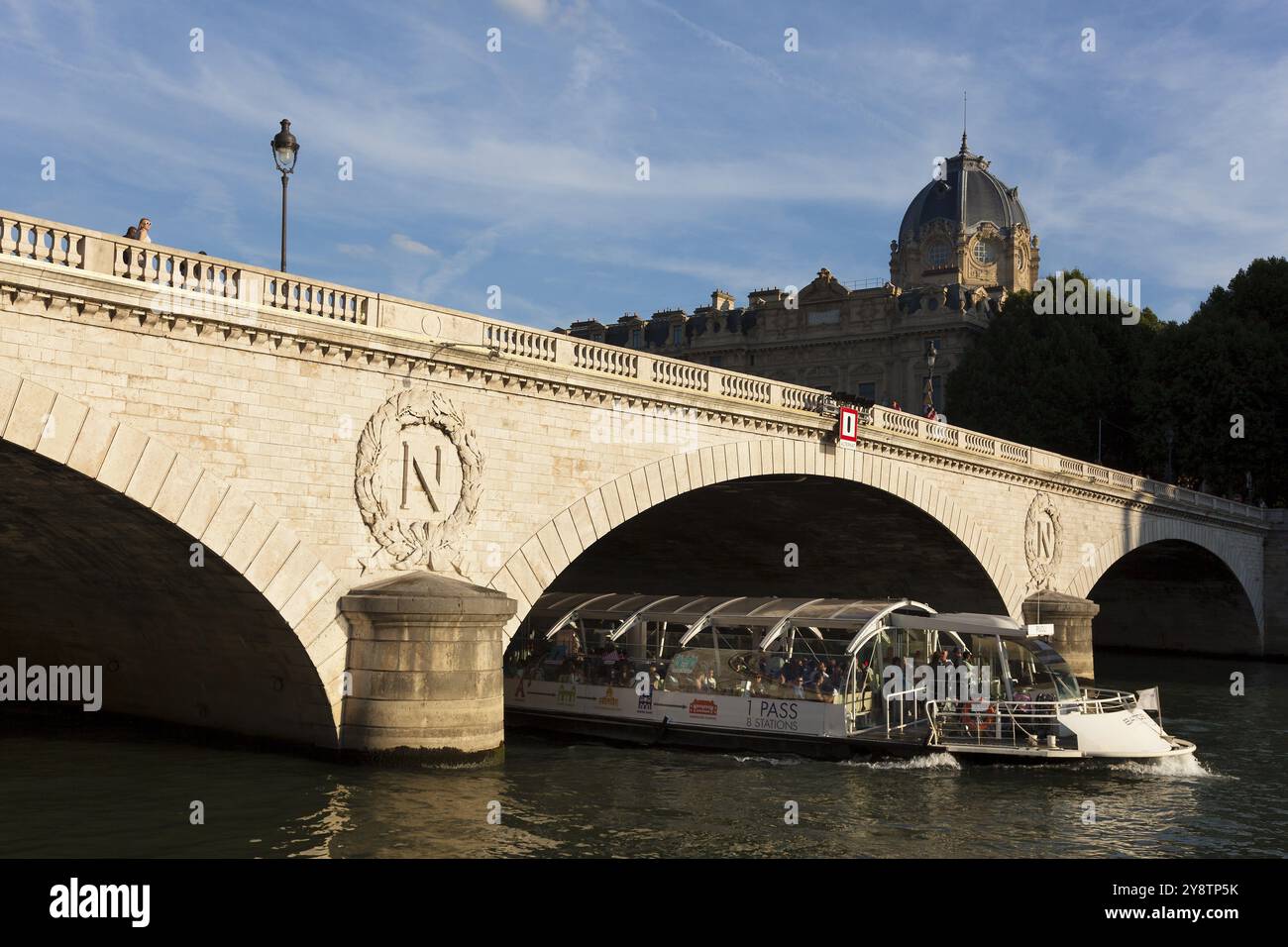 Western riverboats hi-res stock photography and images - Alamy