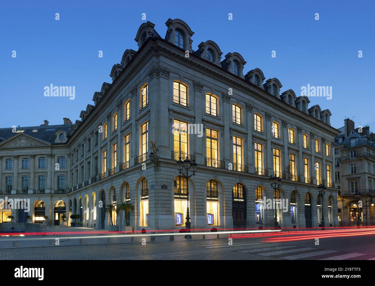 Vendome square paris hi-res stock photography and images - Alamy