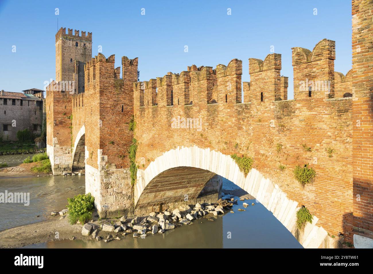 Verona, Italy. Castelvecchio bridge on Adige river. Old castle ...