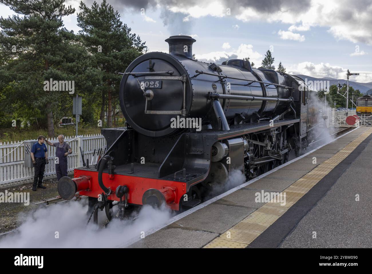 Strathspey railway historic steam train, Aviemore, An Aghaidh Mhor ...