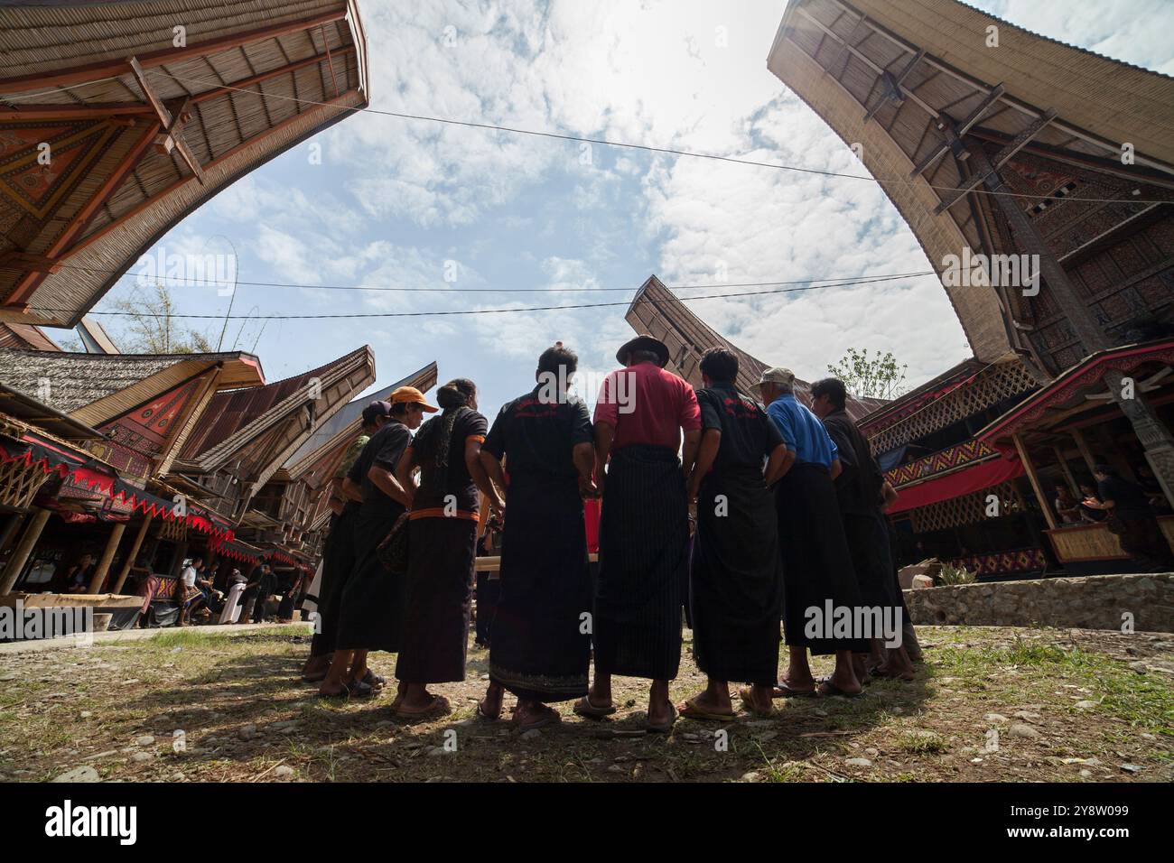 TANA TORAJA, SULAWESI, INDONESIA - November 26: traditional dance of ...