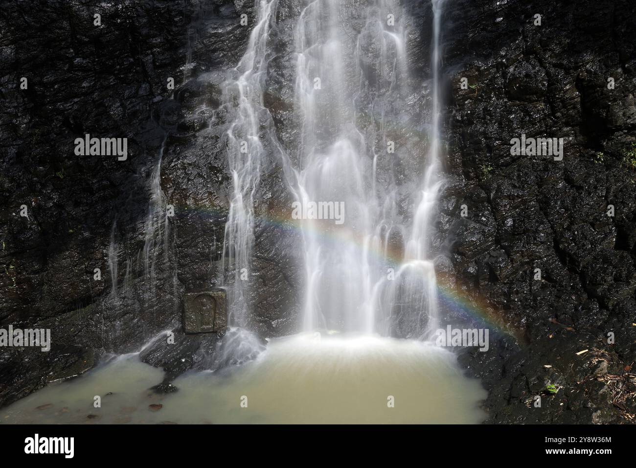 drops and splashes waterfall background, beauty in nature rocks Stock ...