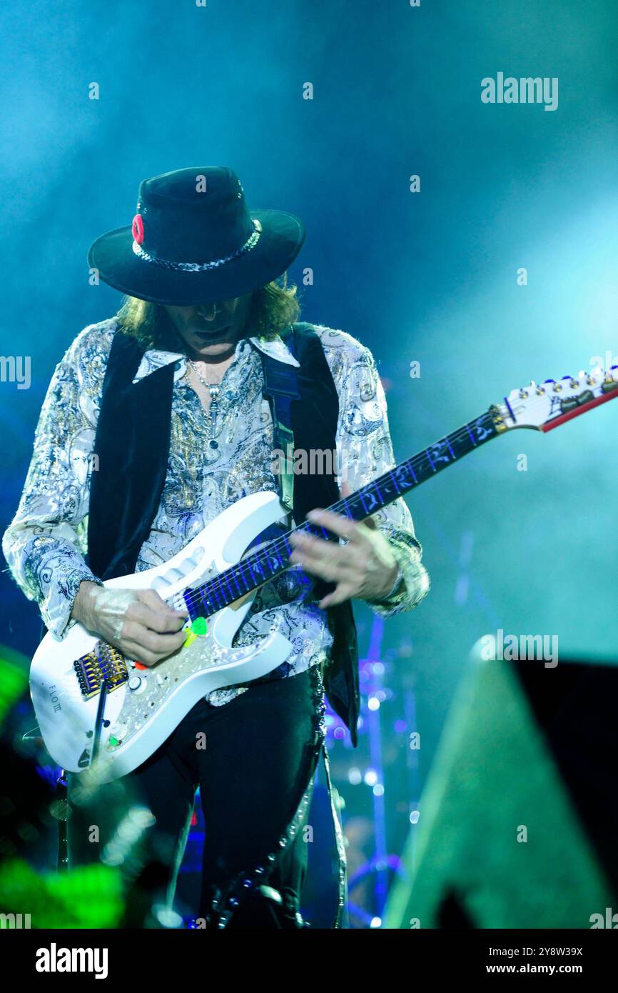 American guitarist, Steve Vai performing, Steve, Steven Siro Vai ...