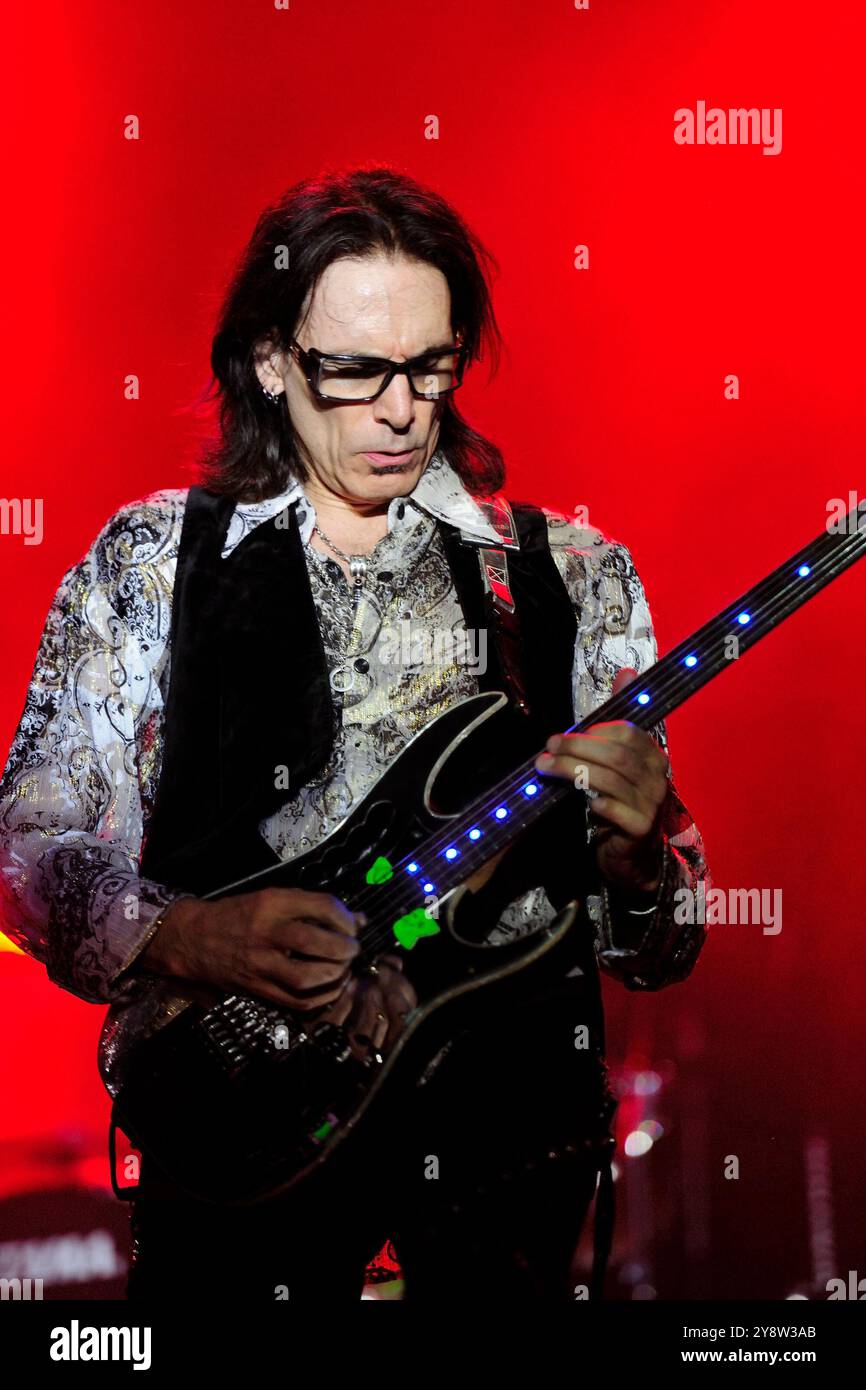 American guitarist, Steve Vai performing, Steve, Steven Siro Vai ...