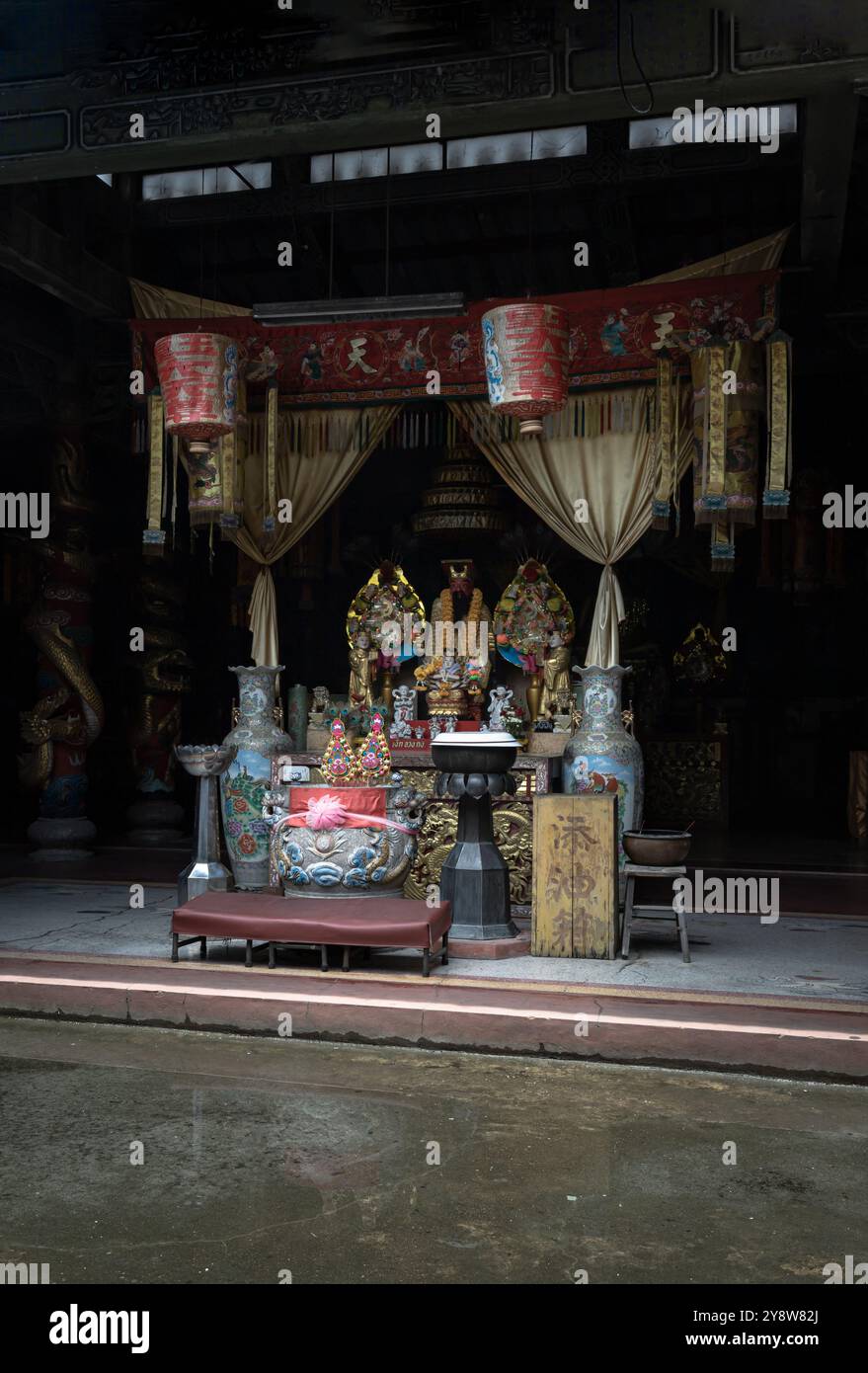 Bangkok, Thailand - Apr 29, 2022 - Chinese god statues on Chinese altar ...
