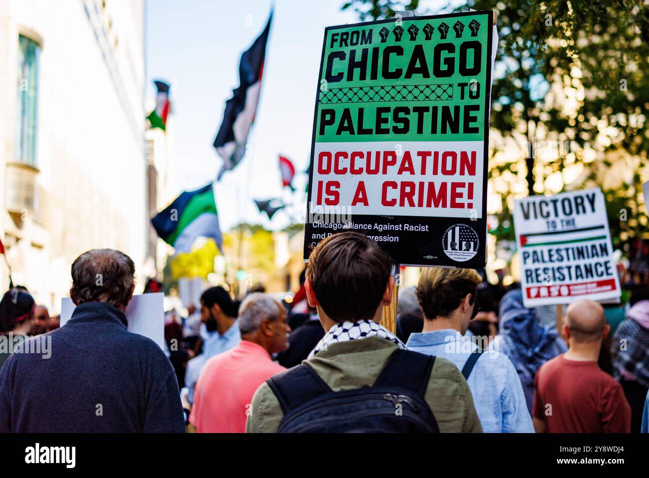 Chicago, USA. 6th Oct 2024. Groups supporting both Palestine and Israel ...
