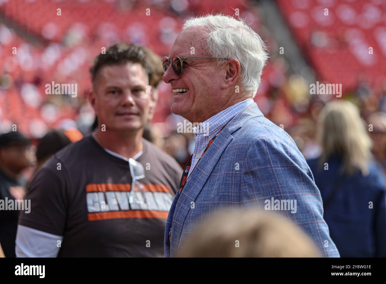 Landover, MD. USA; Cleveland Browns managing and principal partner Dee ...