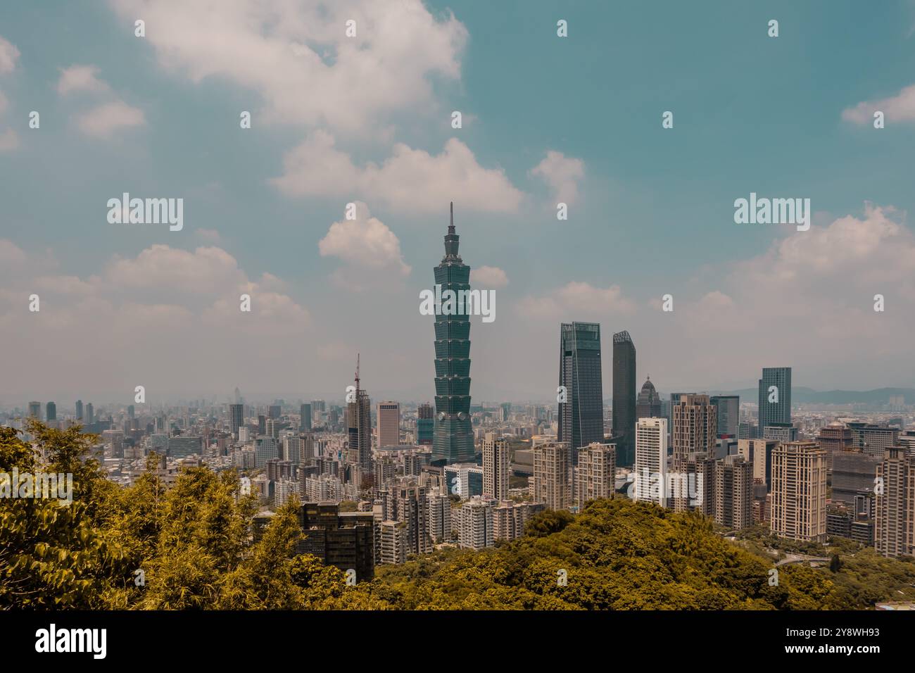 Aerial panoramic view of Taipei, Taiwan skyline with Taipei 101 from ...