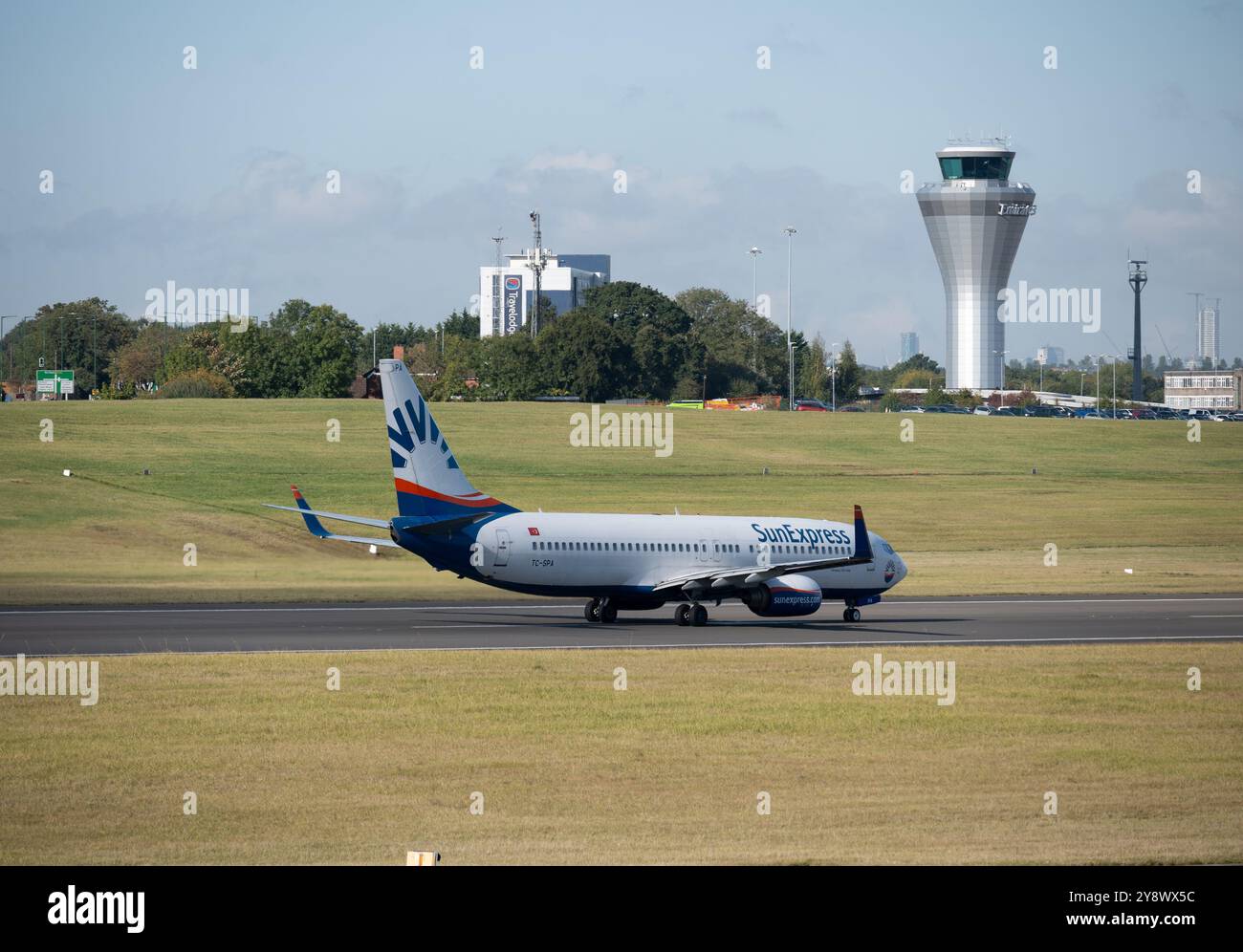 Sun Express Boeing 737-8HX taking off at Birmingham Airport, UK (TC-SPA ...