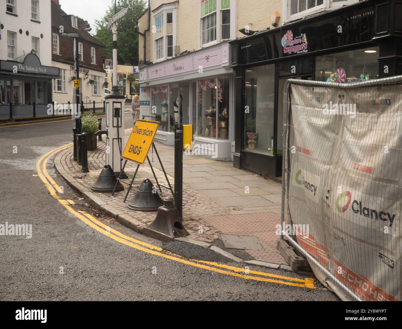 Closed West street in Dorking because of subsidence. Creating diversion ...