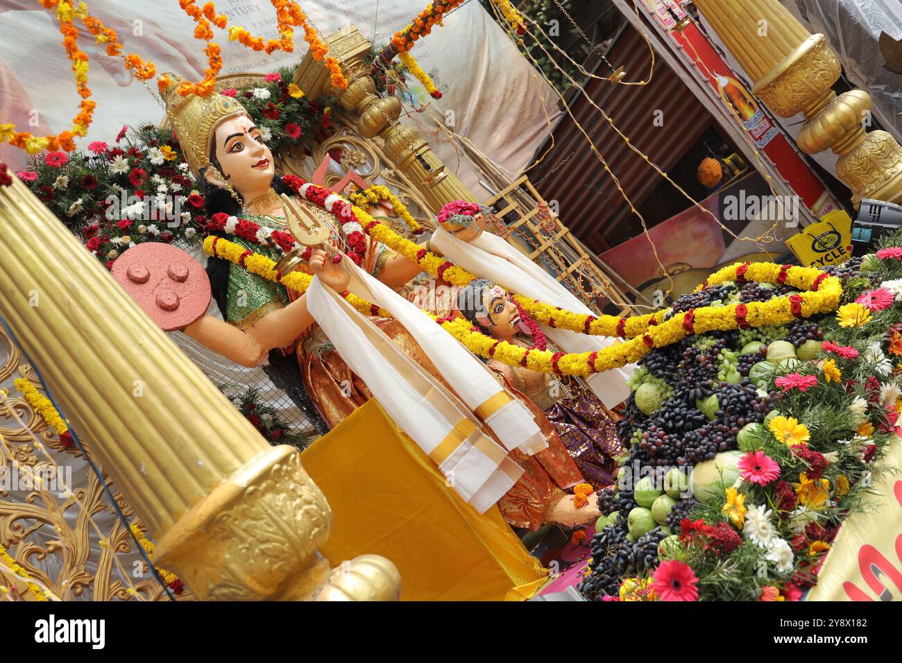 An offering to Goddess Attukal Devi | Pongala dishes Stock Photo - Alamy