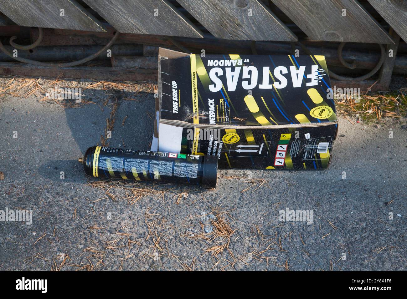 Nitrous oxide tube hi-res stock photography and images - Alamy