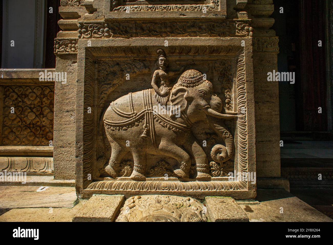 Elephant carving, Temple of the Tooth, Kandy, Sri Lanka Stock Photo - Alamy