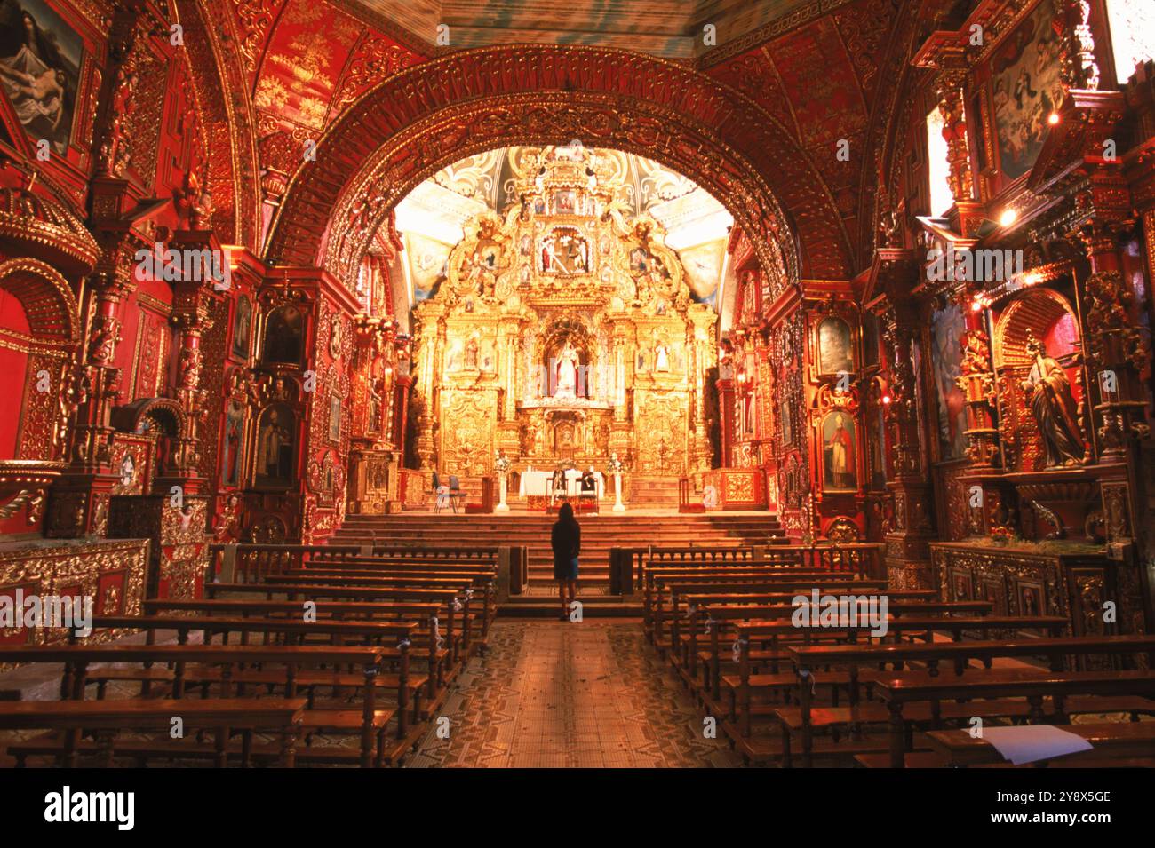 Chapel interiors hi-res stock photography and images - Alamy