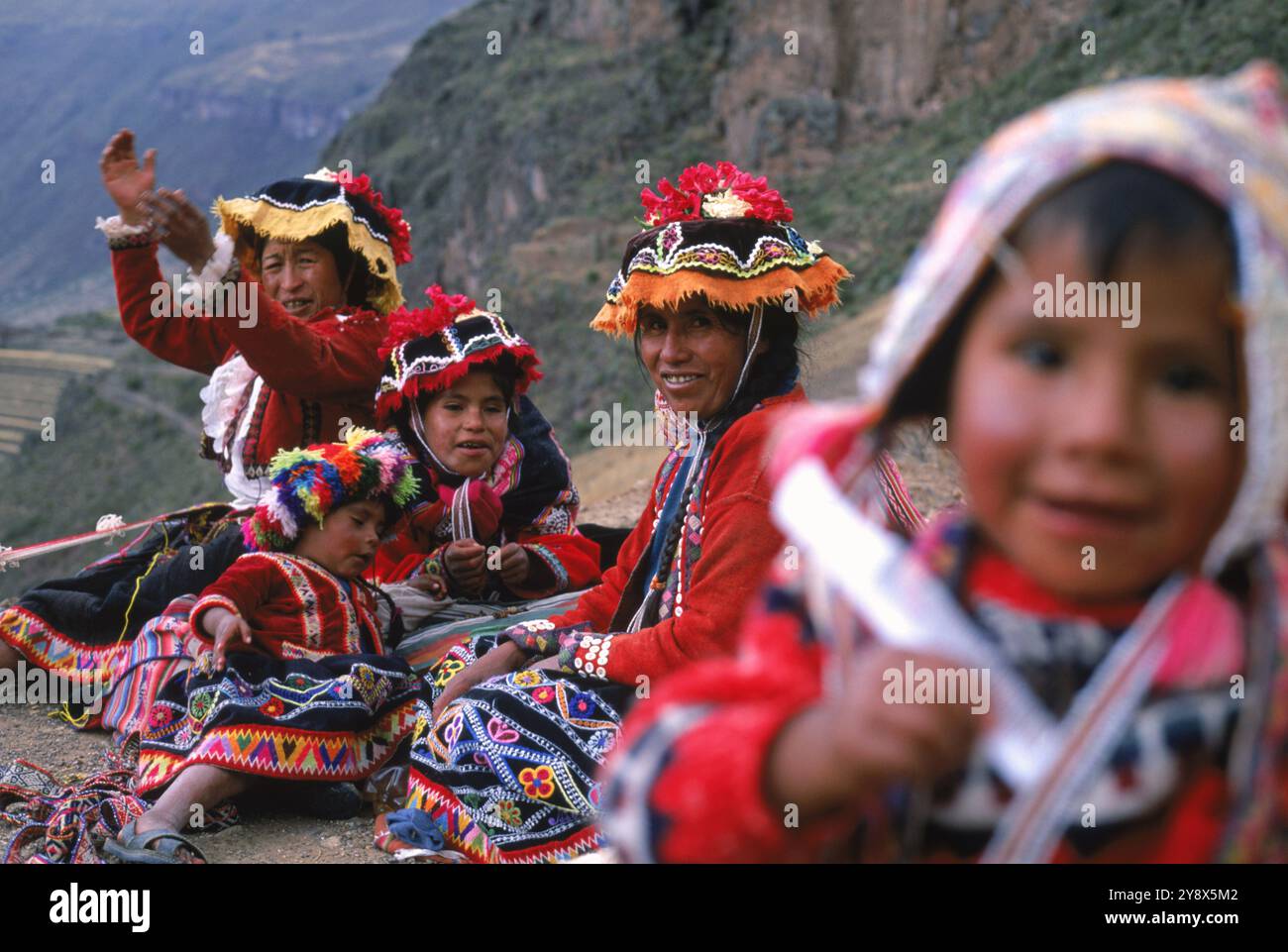 Quechua family, Pisac, Peru Stock Photo - Alamy