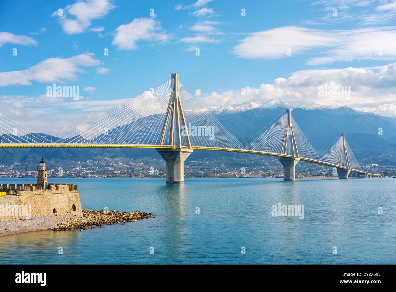 Charilaos Trikoupis lighthouse and bridge between Rio and Antirrio ...