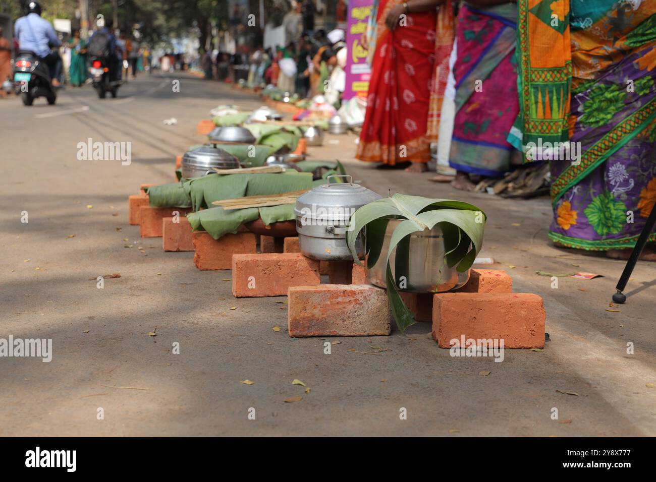 An offering to Goddess Attukal Devi | Pongala dishes Stock Photo - Alamy