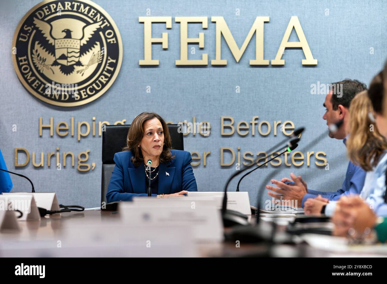 Fema briefing hi-res stock photography and images - Alamy