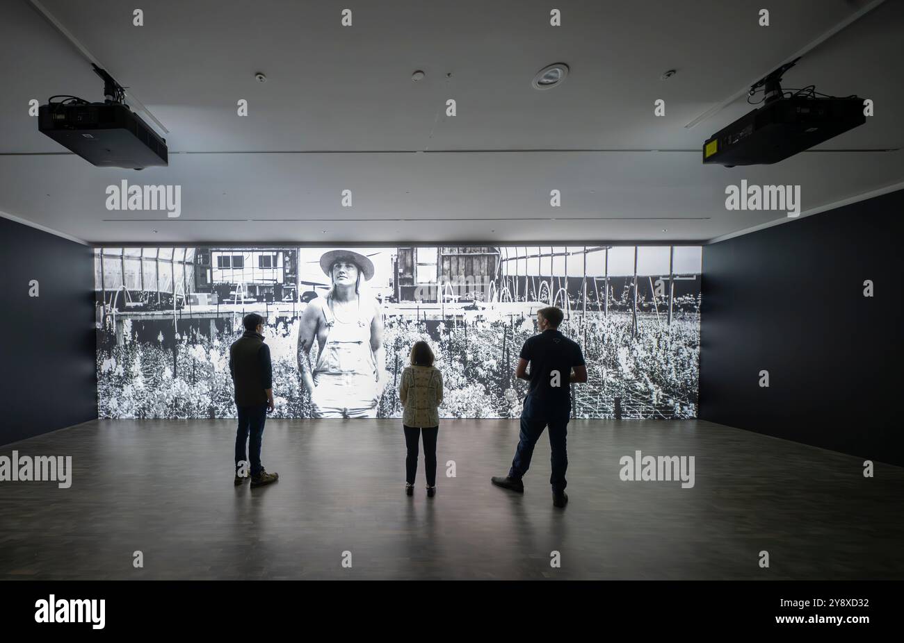 Pace gallery hi-res stock photography and images - Alamy