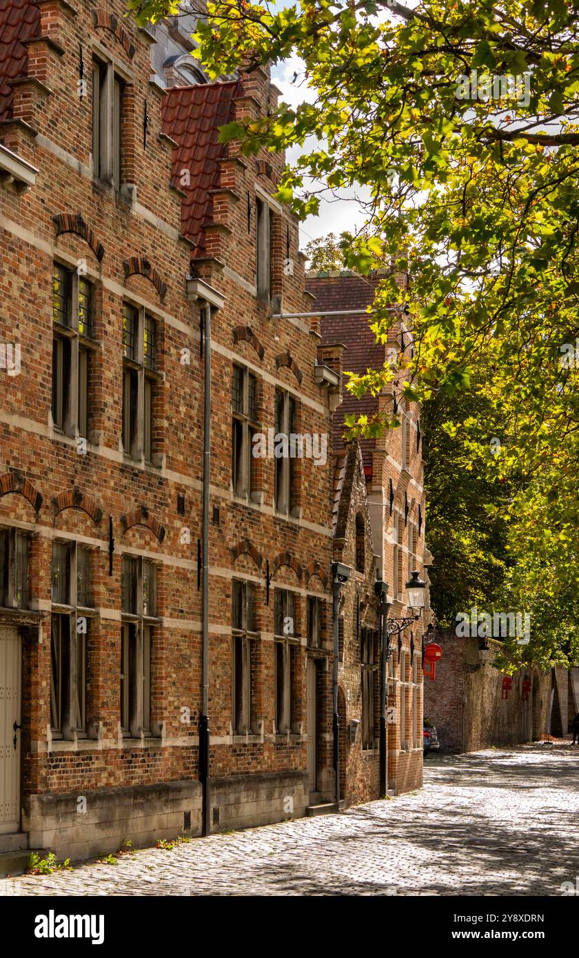 Belgium, Flanders, Bruges, Potterierei, historic canalside houses Stock ...