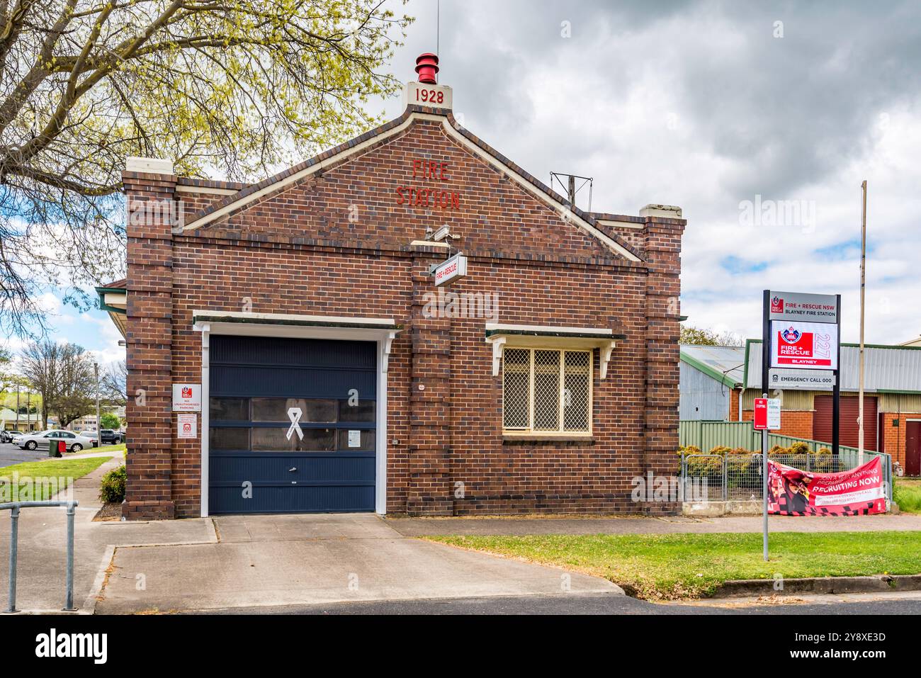Extensive but simple brick corbelling and residential bungalow features ...