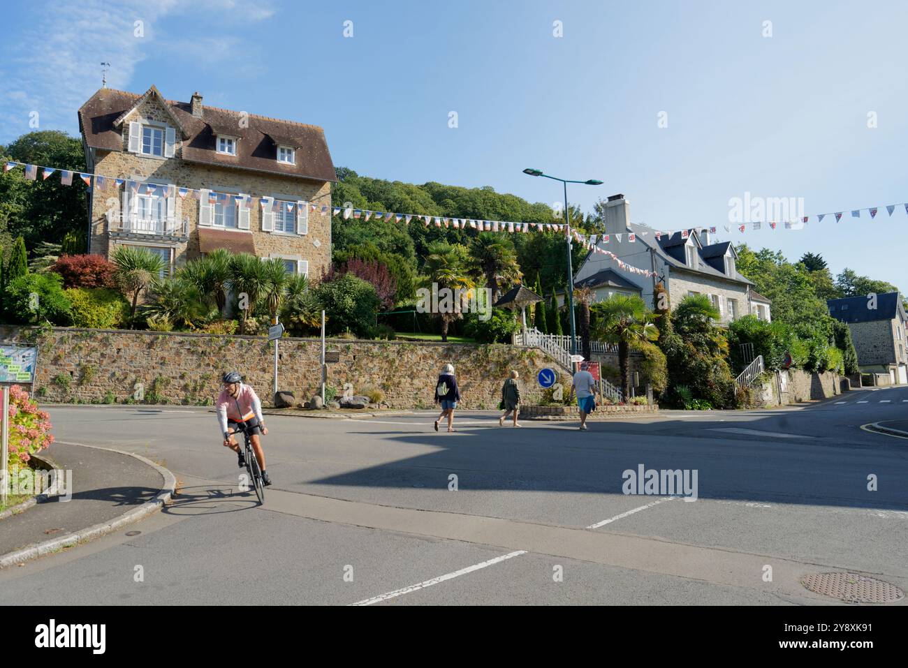 The Eisenhower crossroads with the Villa Saint-Louis (on the right) in ...