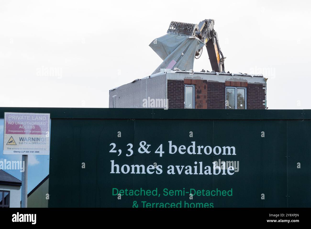 Fossetts Way, Southend on Sea, Essex, UK. 7th Oct, 2024. Demolition is ...