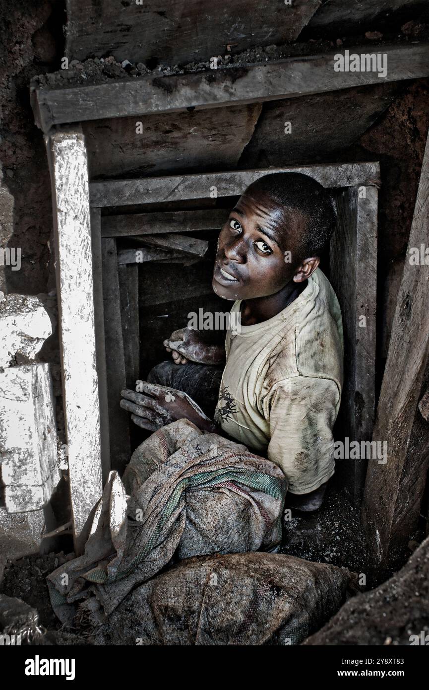 Artisanal mining in Congo, Coltan, Cobalt Stock Photo - Alamy