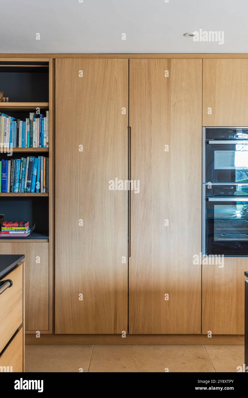 Concealed storage in modern designer kitchen in Gloucestershire ...