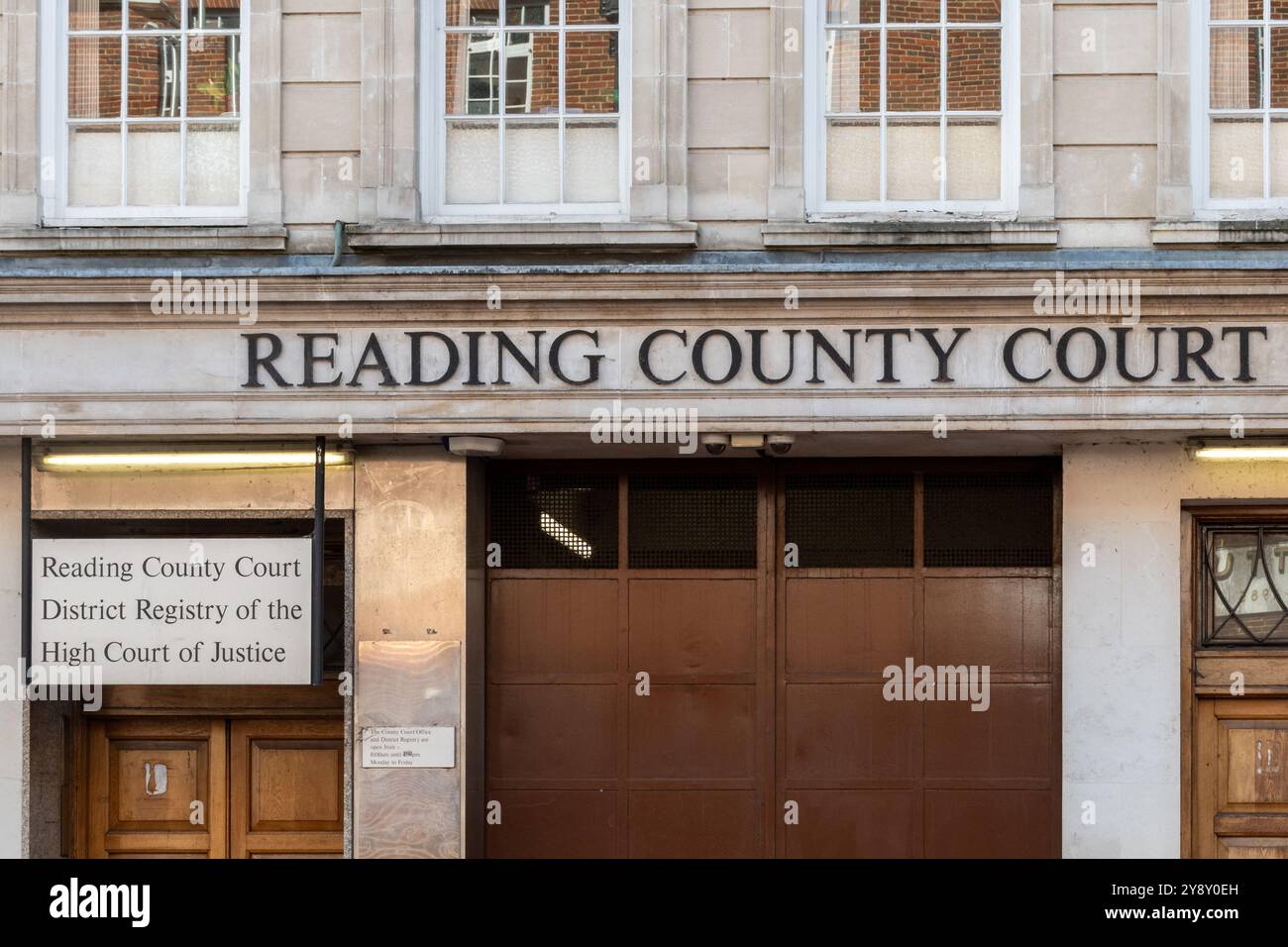 Reading order hi-res stock photography and images - Alamy