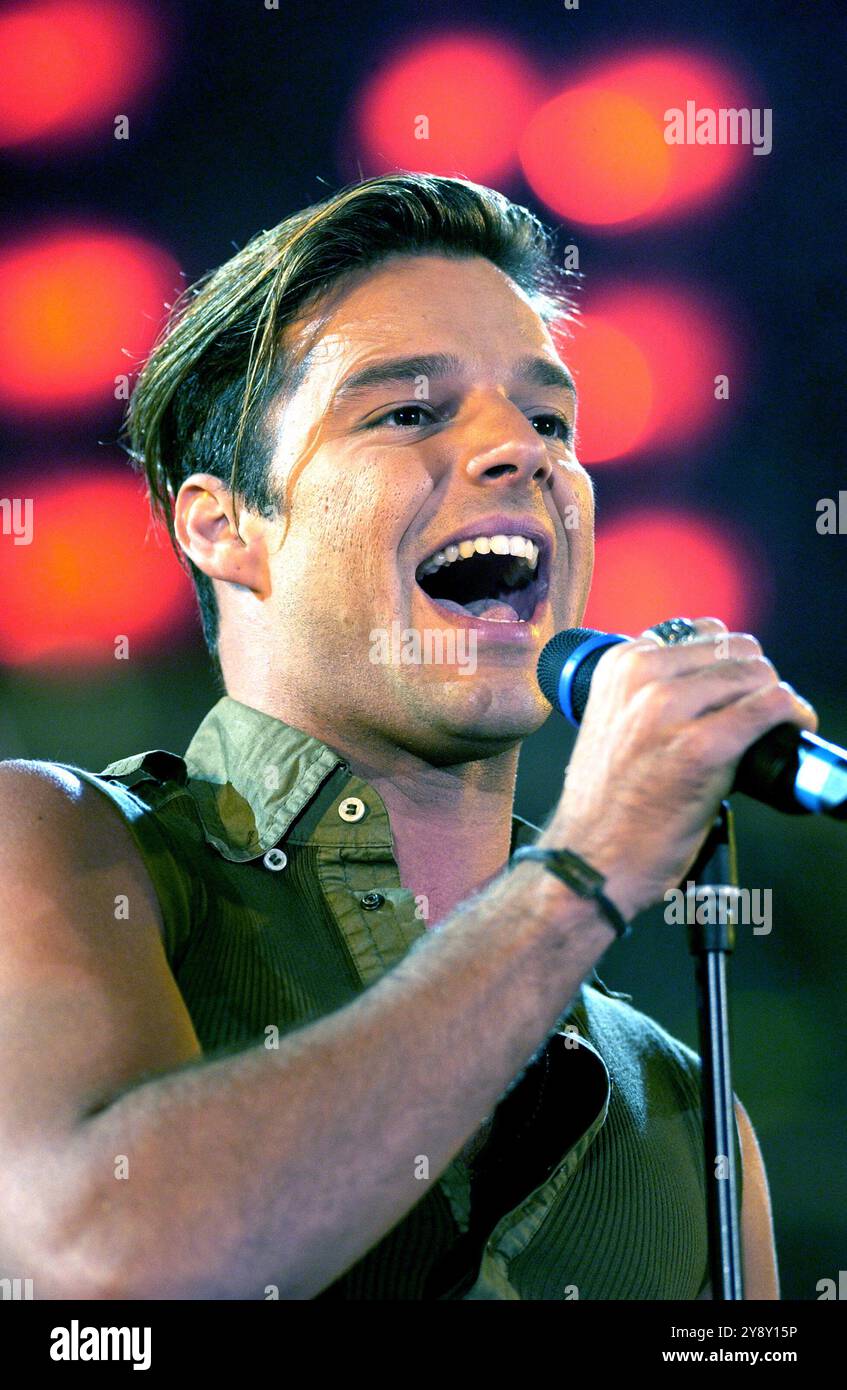 Ricky martin images 2003 hi-res stock photography and images - Alamy