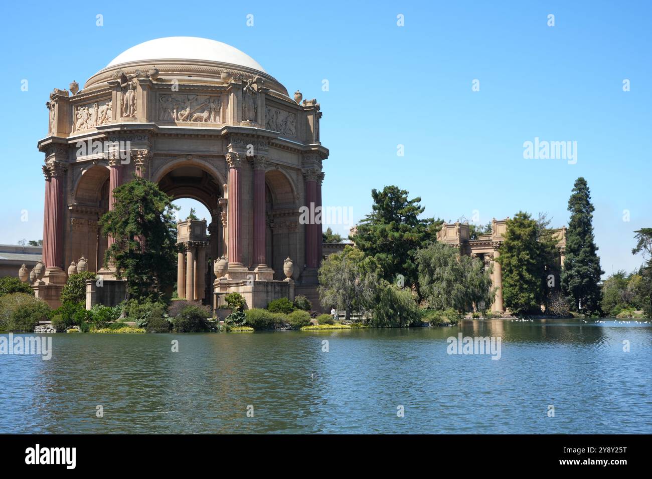 View of The Rotunda and lake at The Palace of Fine Arts built ...